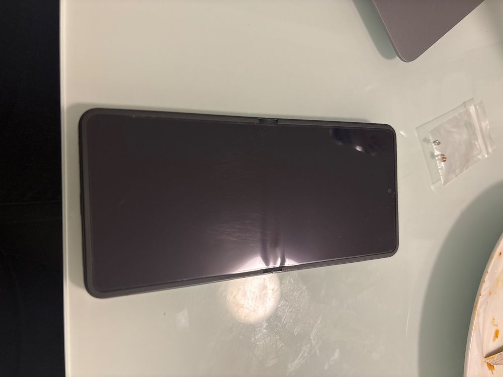 Samsung Galaxy Z Flip 4, 256 GB, Schwarz, Top Zustand! (Gebraucht) in ...