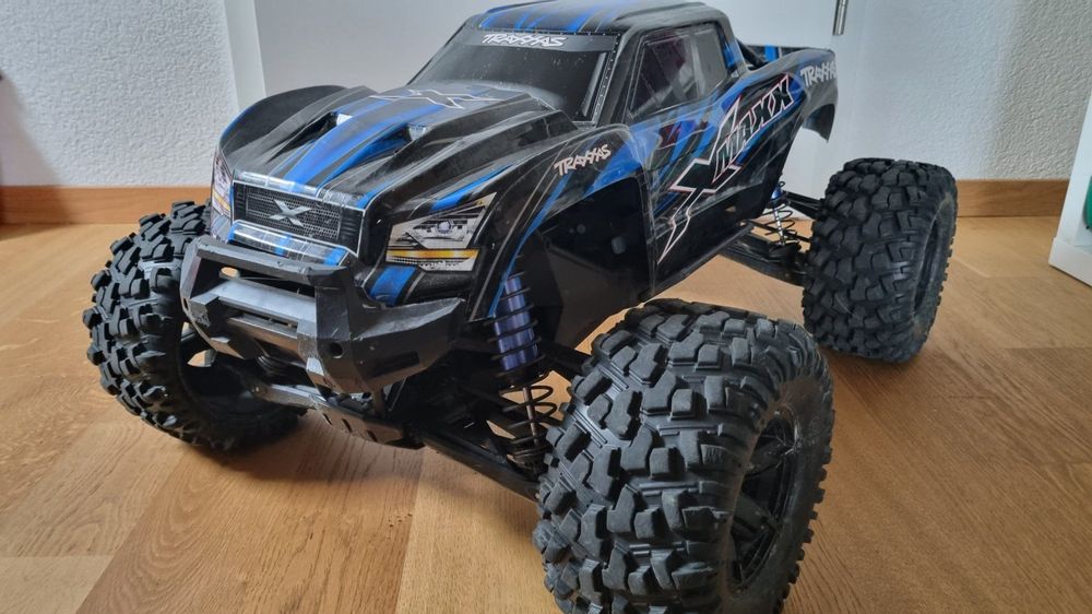 Traxxas X- Maxx 6s blau, 4Stk 8500mAh/3s Akku's (Gebraucht) in Detligen ...
