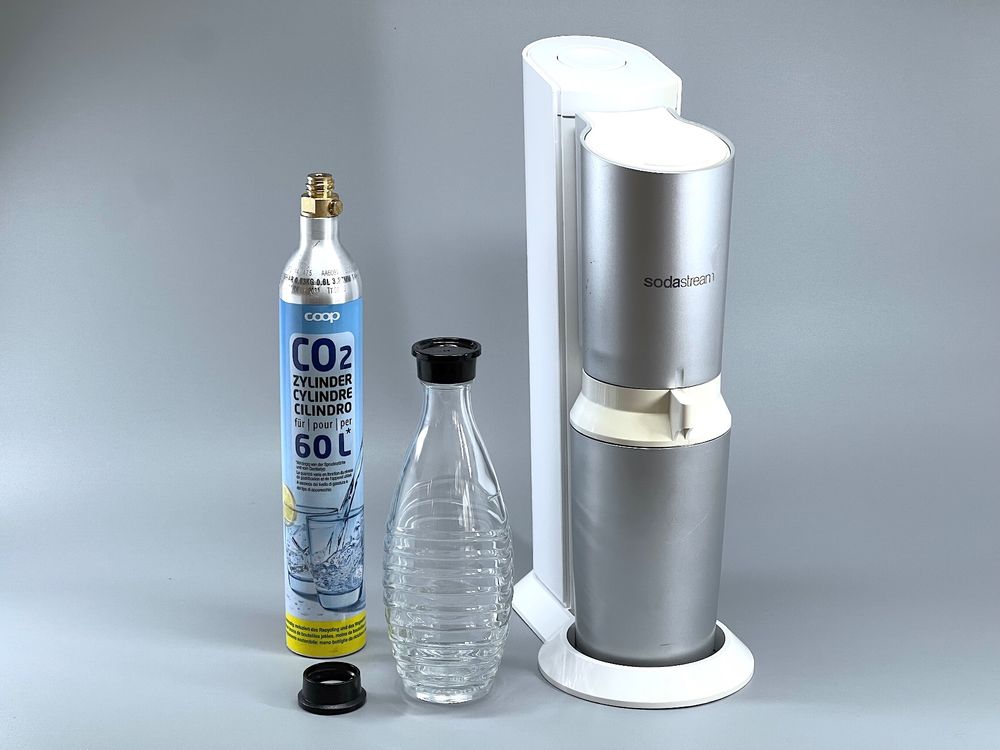 SodaStream Wassersprudler inkl. CO₂-Zylinder & Flasche | Kaufen auf Ricardo