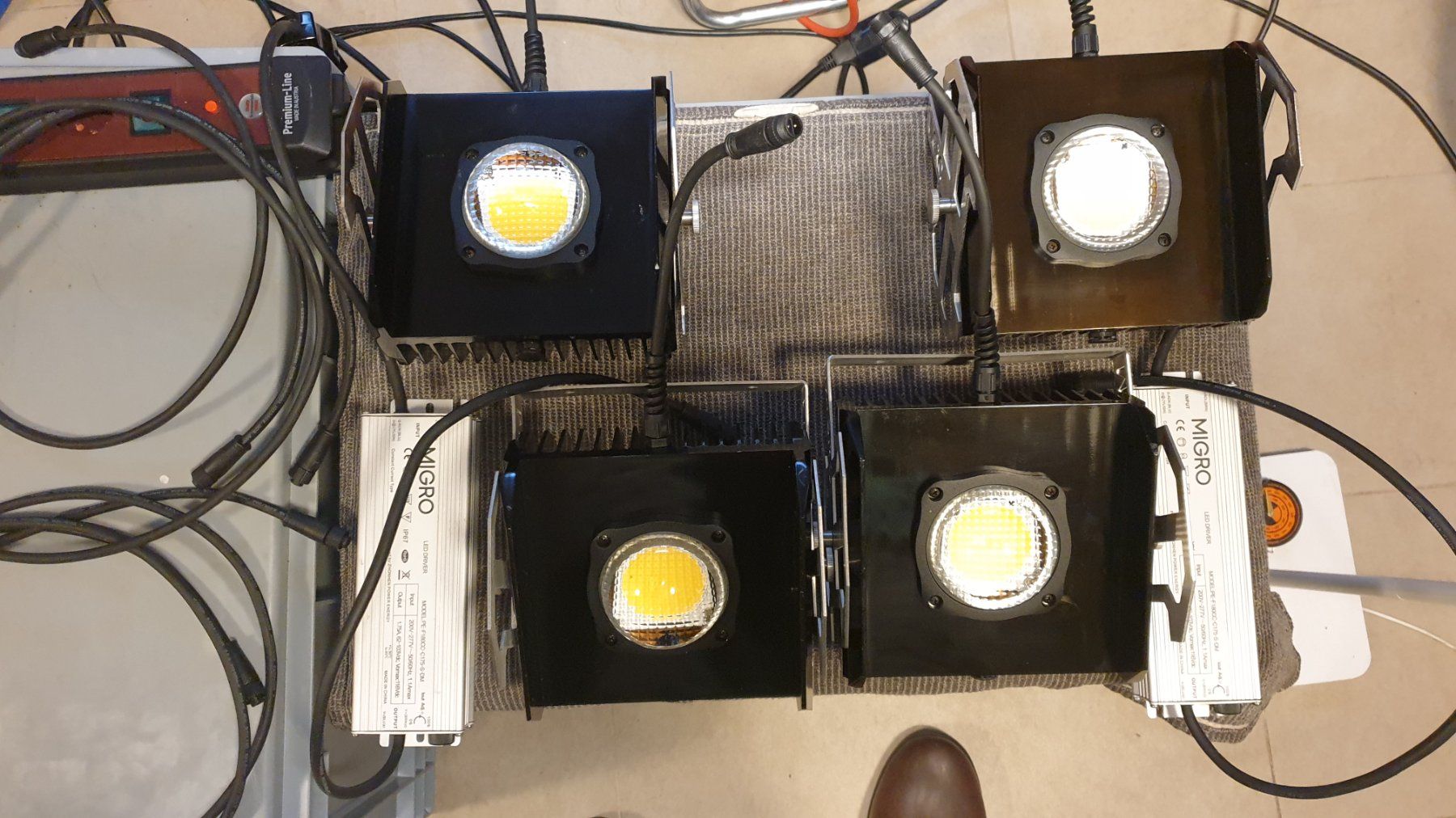 LED grow Lights (Grow Lamps) MIGRO 100 x 4 (Gebraucht) in Wolfhalden ...