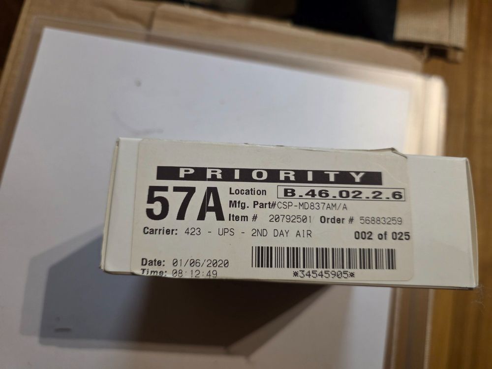 Apple World Travel Adapter Kit (Gebraucht) in Walterswil BE für CHF 14 ...