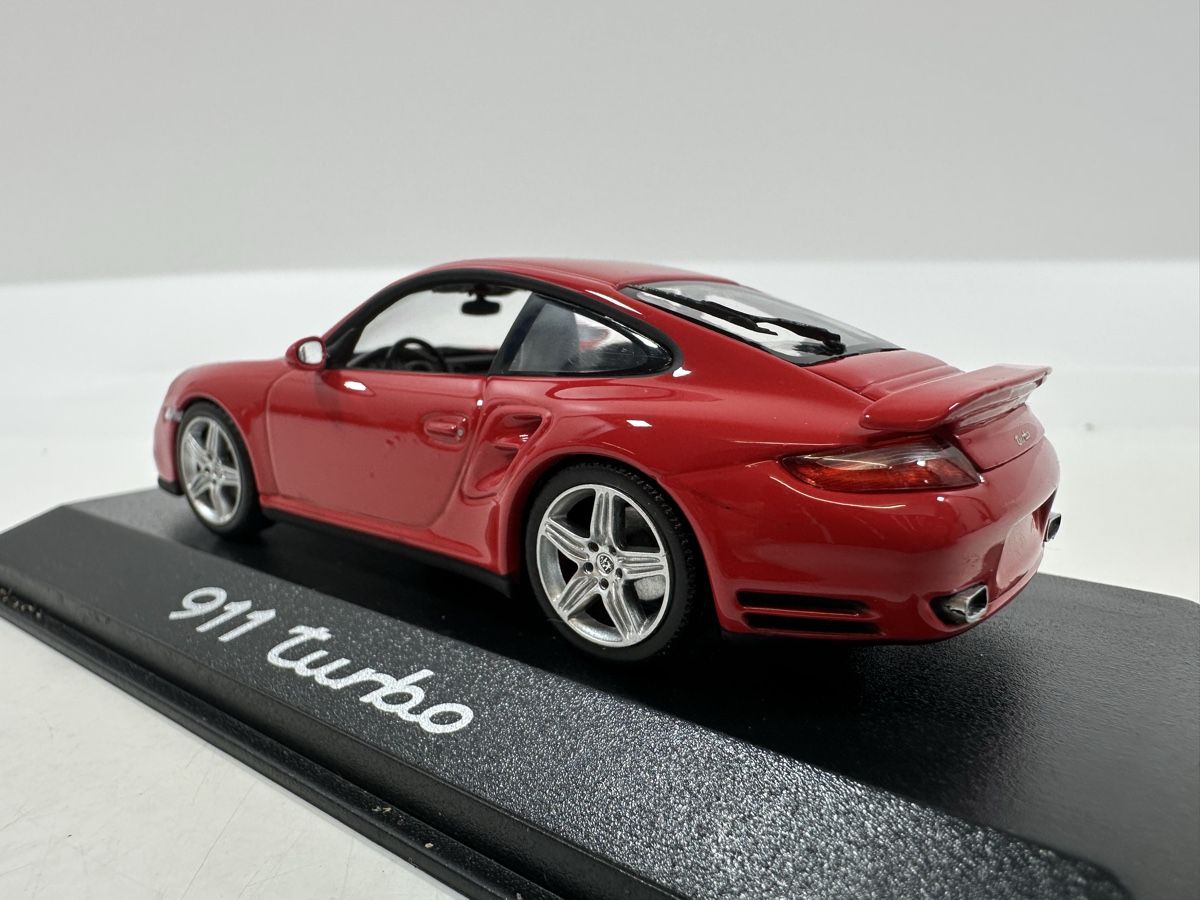 Porsche 911 (997) Turbo 1:43, rot, inkl.Acrylbox, MINICHAMPS (Neu ...