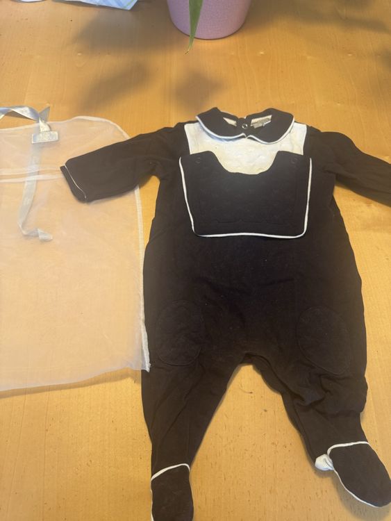 Armani Baby Strampler mit Lätzlis, Top Zustand! (Gebraucht) in Aarburg ...