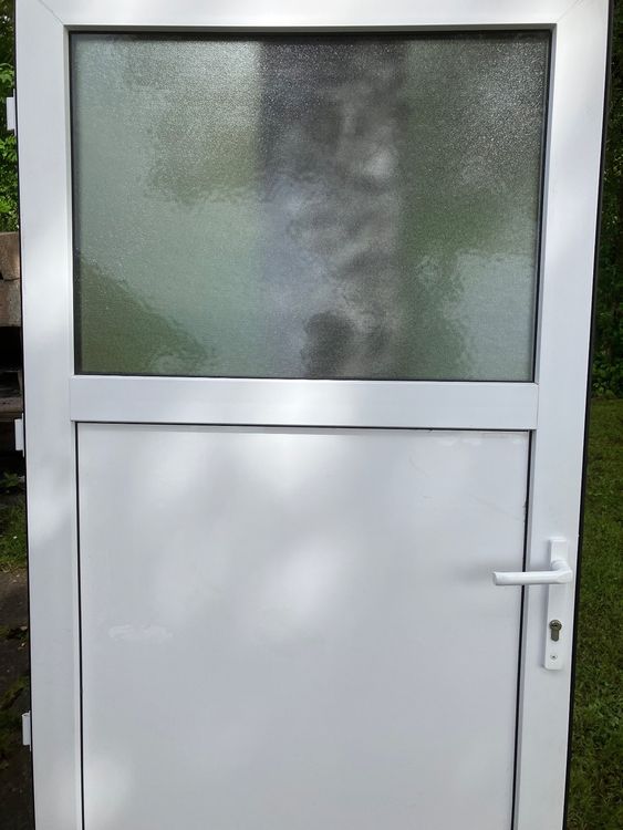 Weie Ture Mit Glaseinsatz