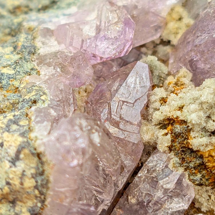 ITALIENISCHER AMETHYST, Sardinien, VIOLETTE/ROSA KRISTALLE (Neu (gemäss Beschreibung)) in ...