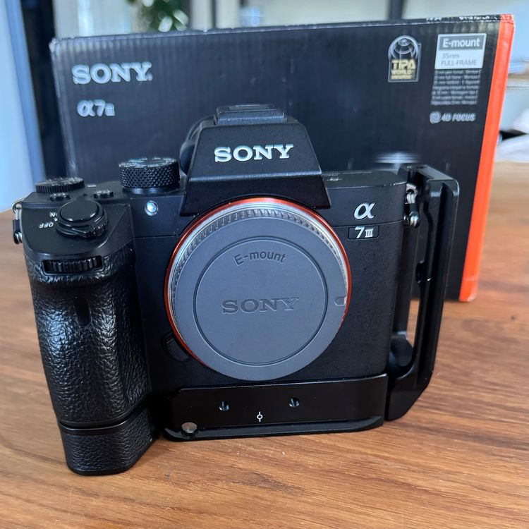 Sony A7iii - Zubehör L Griff - 2 Akkus - TOP - Neuwertig | Kaufen auf ...