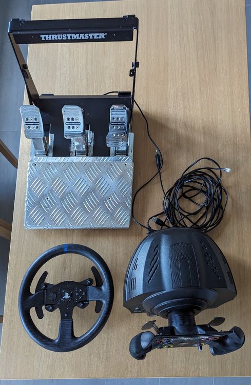 Thrustmaster T300 mit T3PA-PRO Pedale (Gebraucht) in für CHF 220 – mit ...