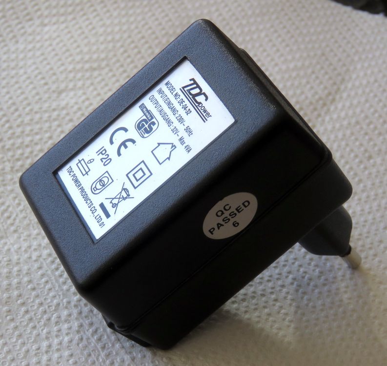 TDC Power TRAFO Model DE-04-32: 230V/50Hz zu 32V/125mA AC (Neu (gemäss ...