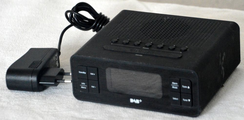 INTERTRONIC CR-210 DAB+ Radiowecker radio-réveil (Gebraucht) in ...