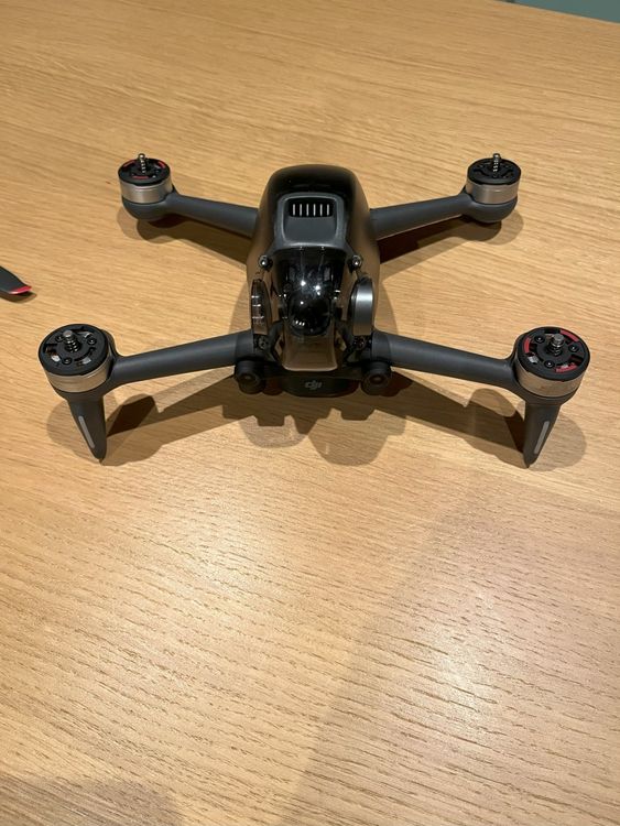 DJI FPV + 6 Propeller neuwertig (Gebraucht) in Adliswil für CHF 224 ...