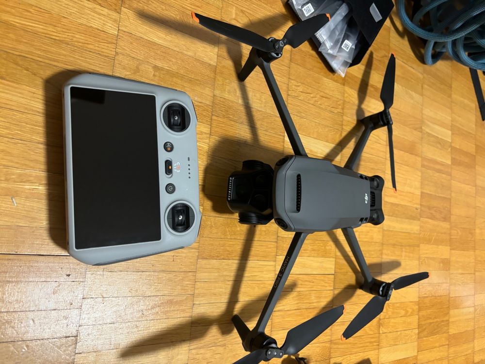 Dji Mavic 3 Pro Fly More Combo (Gebraucht) in Bever für CHF 2400 – mit ...