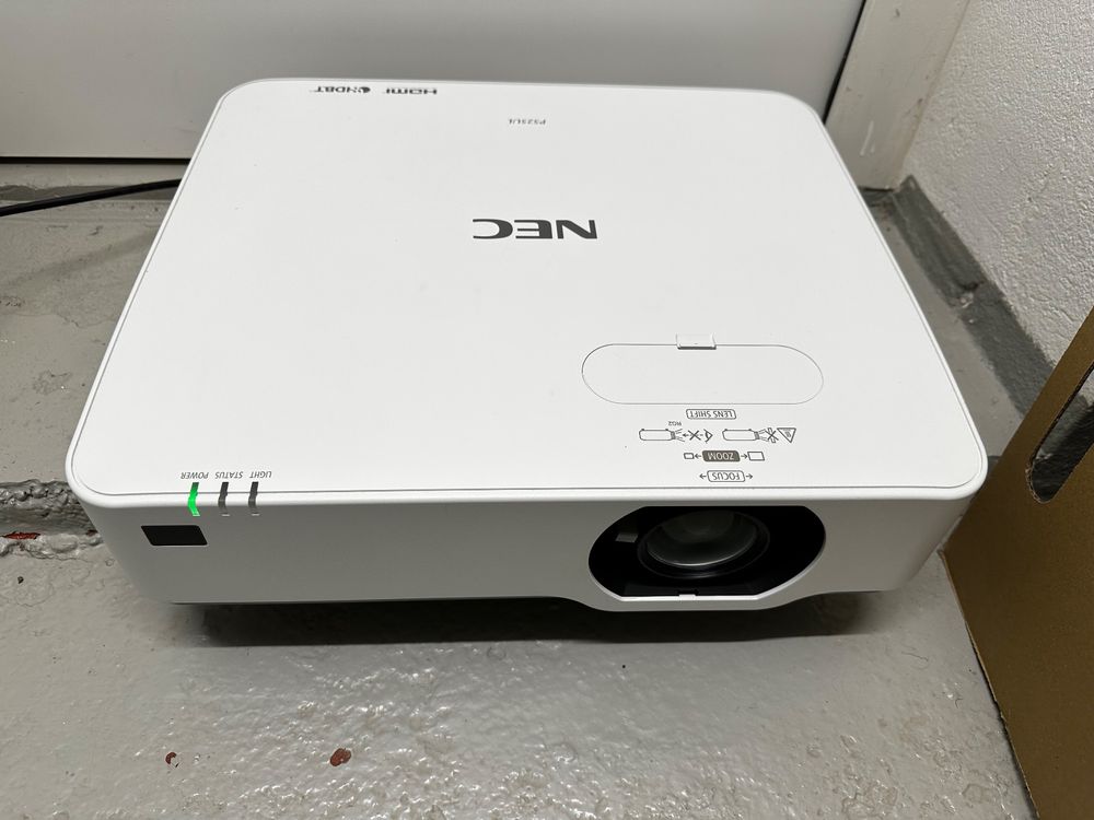 Projektor NEC P525UL TBA WUXGA, 5000 lm, 1.23 - 2:1 (Gebraucht) in Zürich für CHF 500 – mit ...