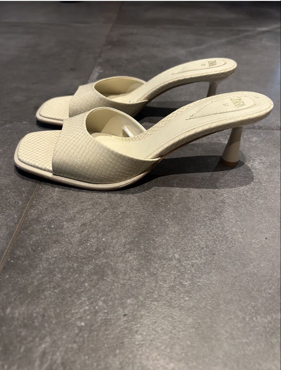 Sandales Zara effet serpent, talon bobine, taille 37 🐍 (D'occasion) à ...
