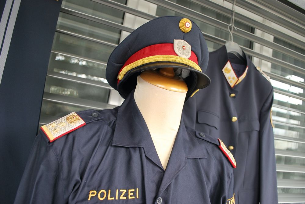 Österreich, Polizei Representative Uniform Set 2005 (D'occasion) à Biel ...