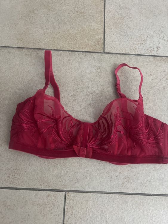 Triumph BH Frauen 75B feuerrot spitze sexy (Gebraucht) in Luterbach für CHF 1 – mit Lieferung ...