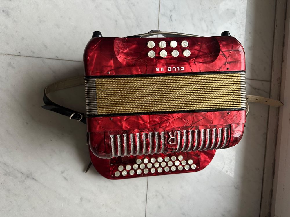 Hohner Club IIB Akkordeon, rot, Handorgel, Top Zustand! (Gebraucht) in ...