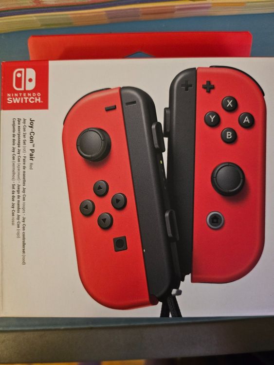 Nintendo Switch Joy-con Red (Nintendo Store) (Gebraucht) in St-Blaise ...