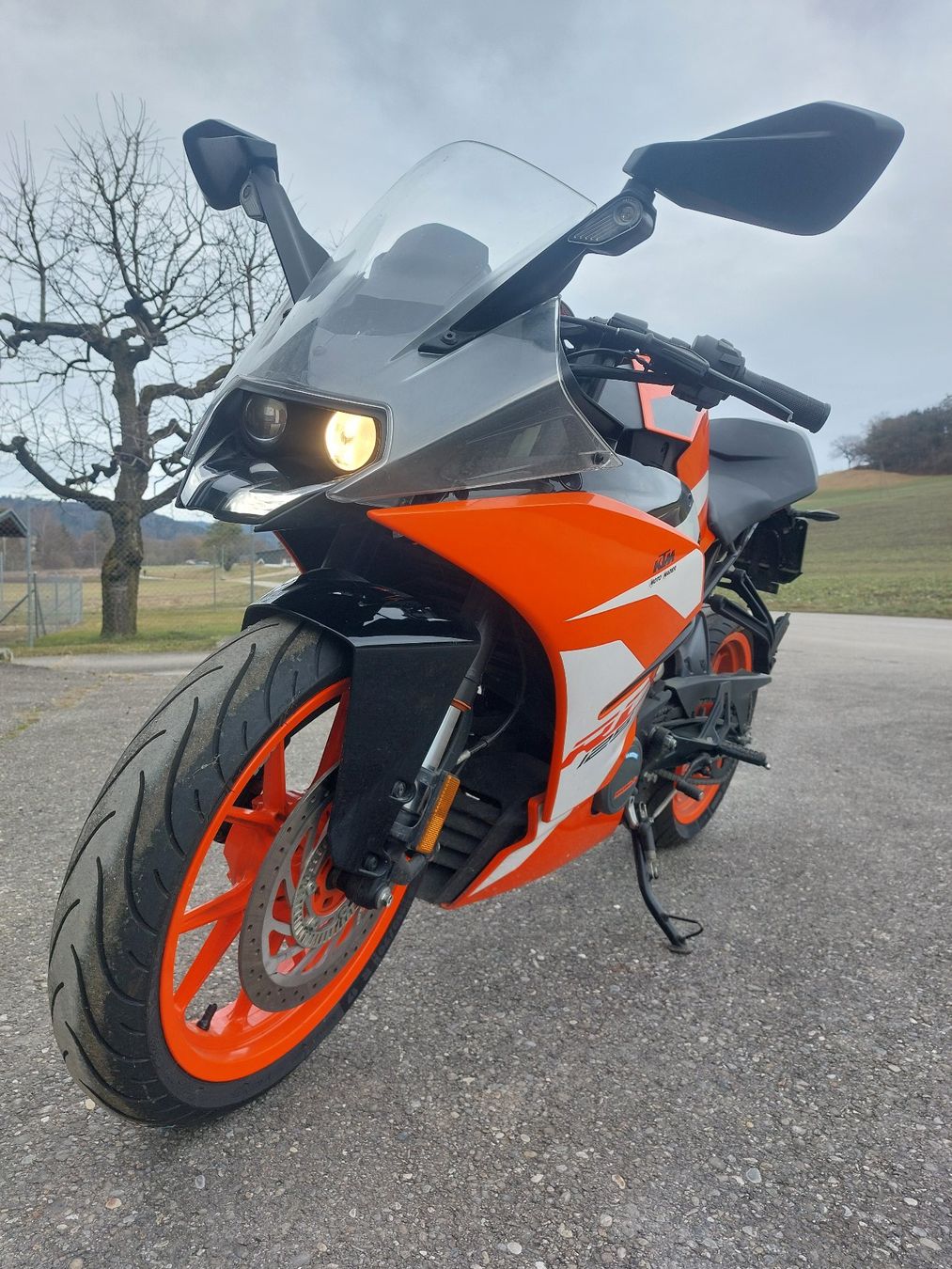 KTM RC 125 Kat. A1 ab 16 Jahren fahrbar wenig km (Gebraucht) in ...