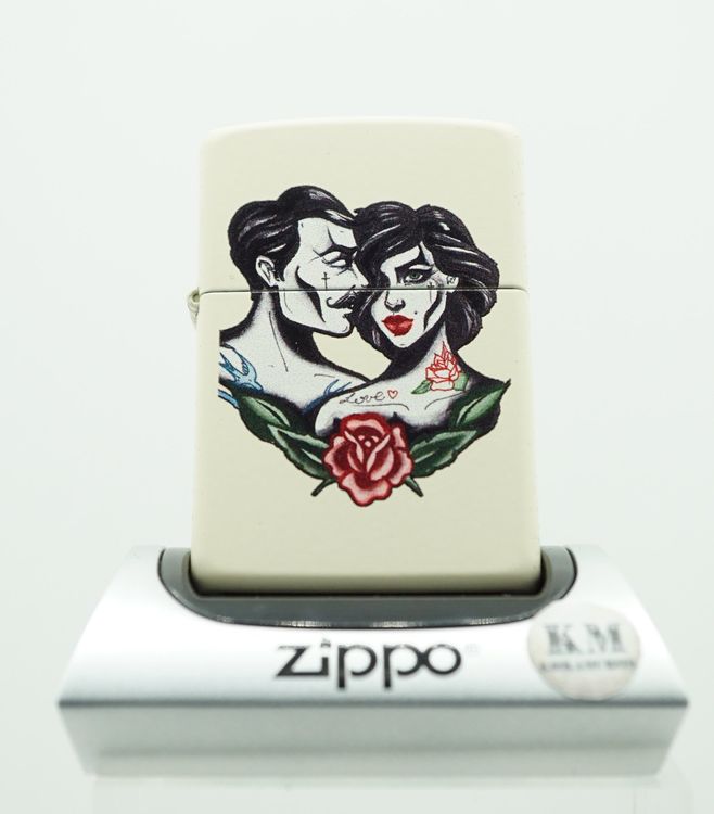 ZIPPO® TATTOO LOVE - PRINT - 2019 - UNGEZÜNDET (Neu (gemäss Beschreibung)) in Mels für CHF 21 ...