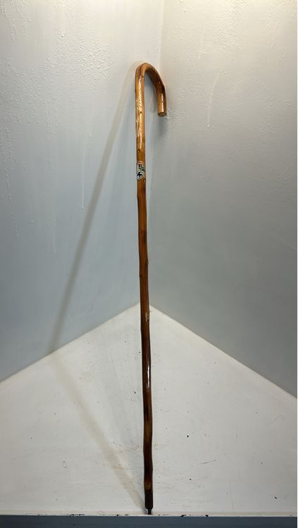Schöner Gehstock, Wanderstock aus Holz (Gebraucht) in Madiswil für CHF 25 – mit Lieferung auf ...