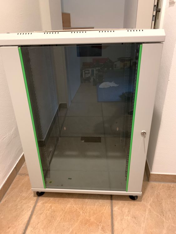 19" RACK 16U (Gebraucht) in Windlach für CHF 107 – nur Abholung auf ...