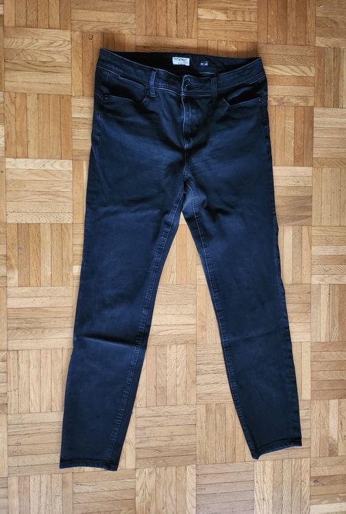 Damen Jeans Super Skinny Low Waist (Gebraucht) in Basel für CHF 6 – mit ...