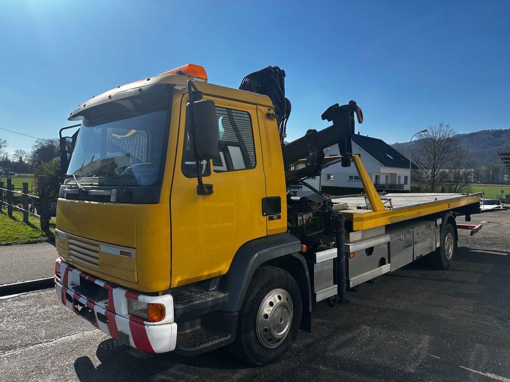 Abschleppwagen DAF 55-230 4x2 mit Schiebeplateau und Kran (Gebraucht ...