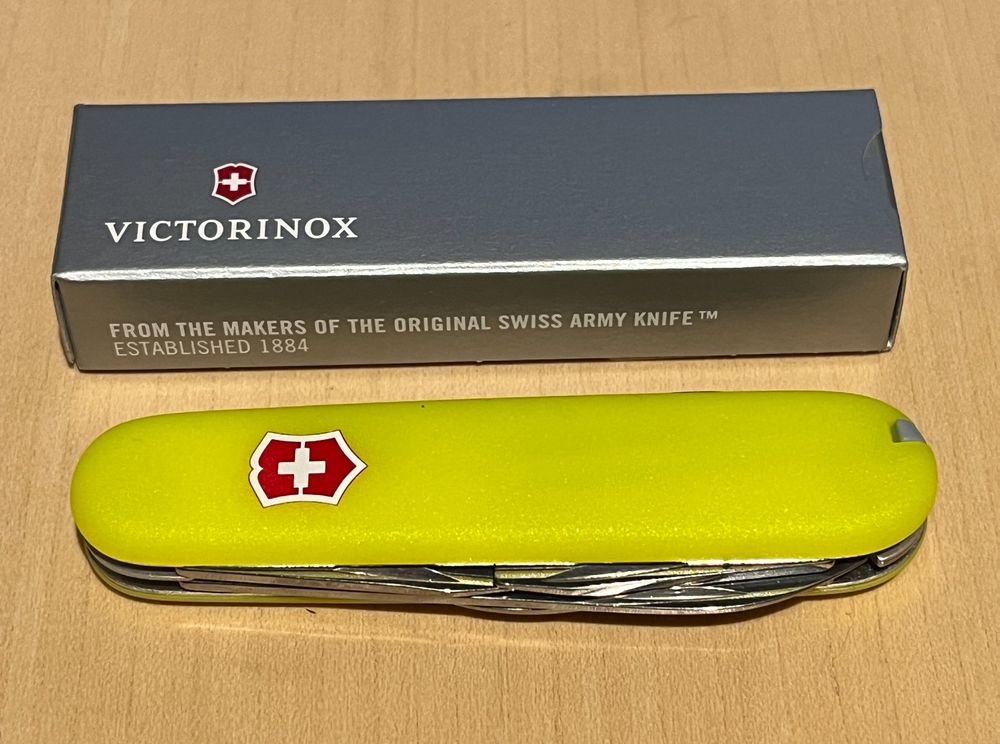 Spartan stay glow Victorinox yellow gelb, selten Sammler (Neu und originalverpackt) in Herisau ...