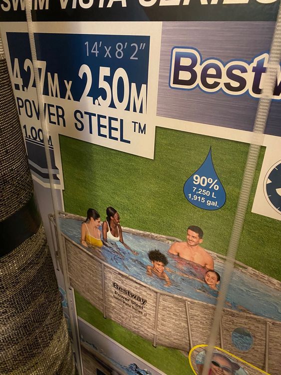 Pool 4.27 Meter mal 2.50 Meter (Neuf avec emballage d'origine) à ...