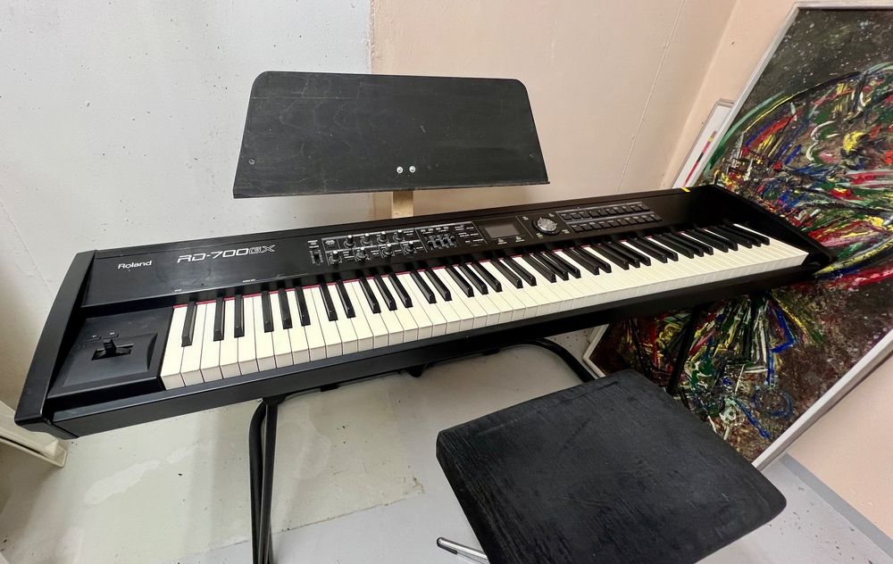 Keyboard Roland RD 700 GX (Gebraucht) in für CHF 500 – nur Abholung auf ...