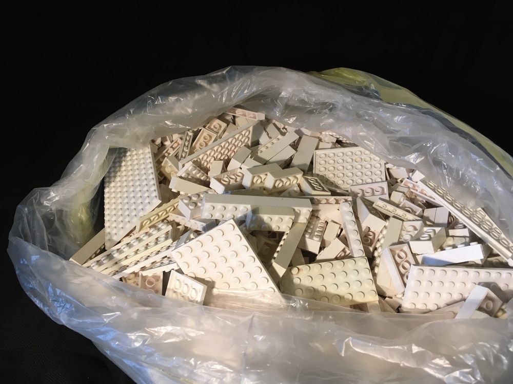 Lego weiss ca. 1,5 Kg (Gebraucht) in Schlosswil für CHF 20 – mit ...
