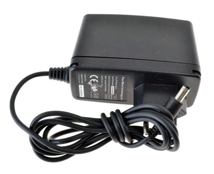 Pace MIcro Technology Model 236-0618000; 6V/2,5A; 5,5x2,1 mm (Neu ...