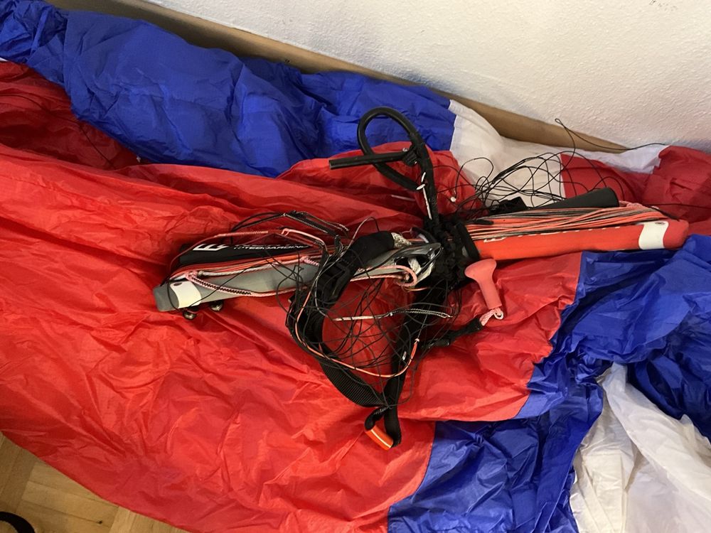 North Kiteboarding Schirme inkl Rucksack und Windmaster 2 (Gebraucht ...