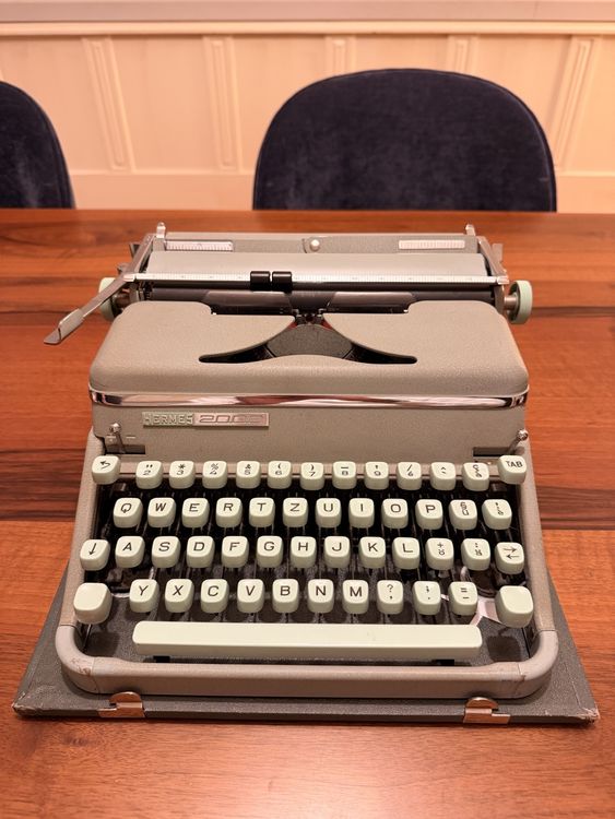 Vintage Hermes 2000 Typewriter - Classic Swiss Design (Gebraucht) in ...