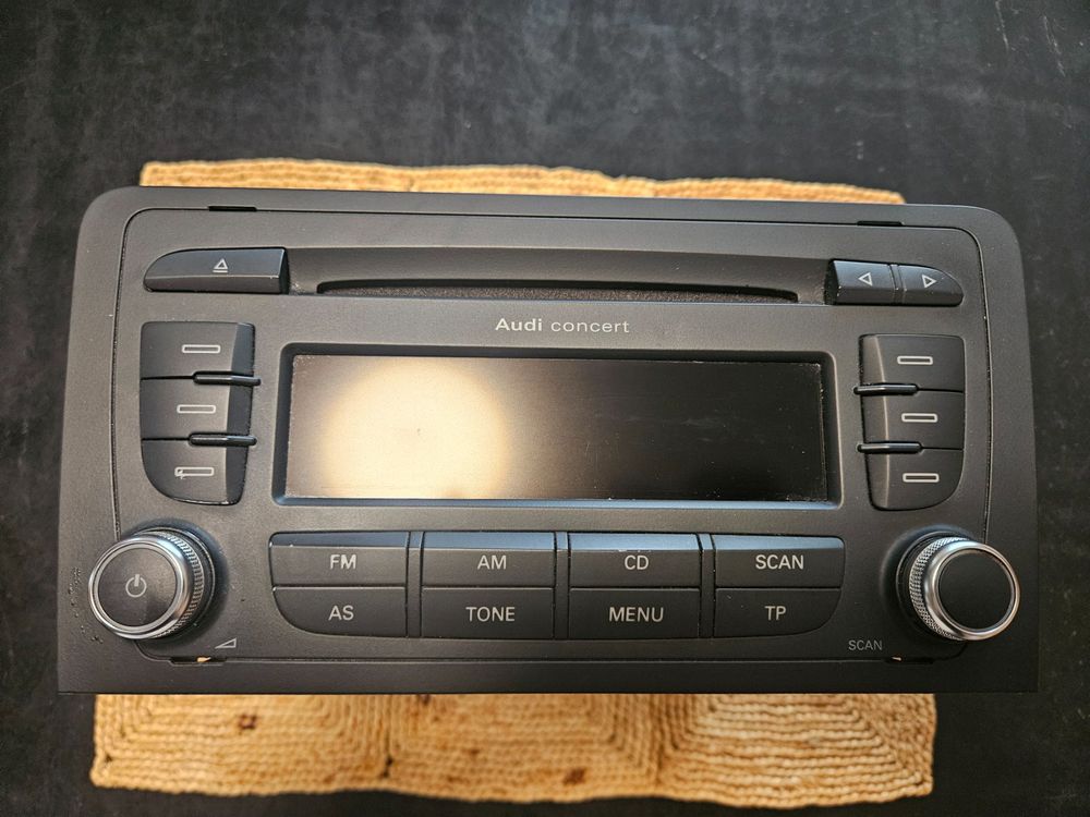 Audi Concert Radio originales Autoradio Audi A3 8P (Gebraucht) in Naters für CHF 39 – mit ...