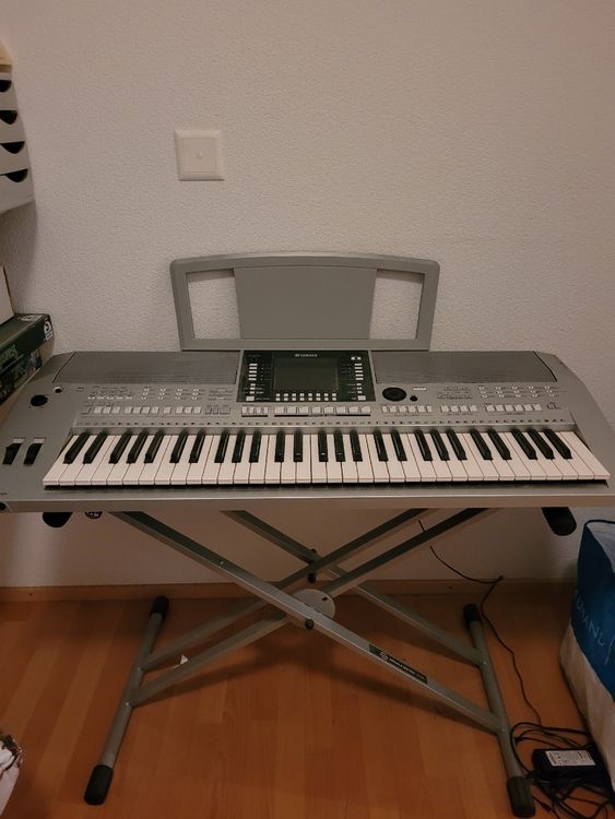 Yamaha Keyboard PSR-S710 mit Ständer (Neu (gemäss Beschreibung)) in ...