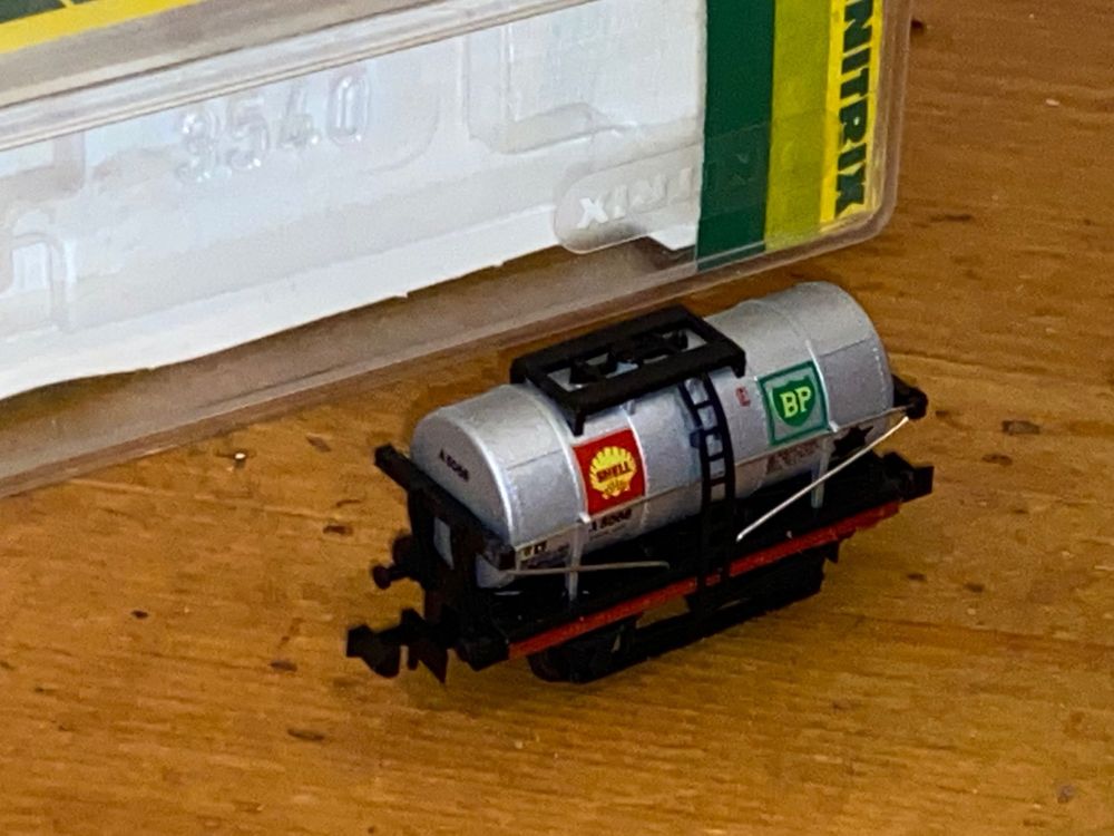 N Minitrix Kesselwagen Shell BP Portofr (Neu und originalverpackt) in ...