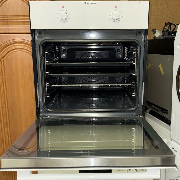 Electrolux Luxe Backofen CH Norm 55cm (Neu (gemäss Beschreibung)) in ...