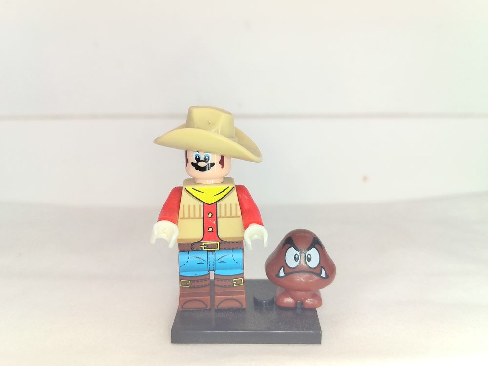 Super Mario cowboy figure with Goomba sidekick (Gebraucht) in ...