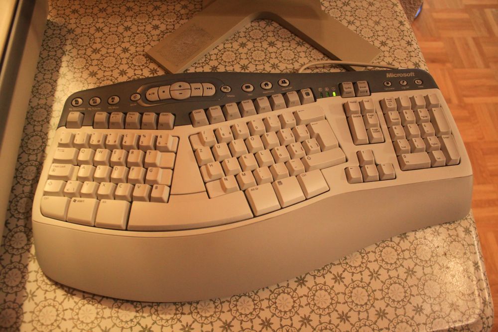 Microsoft MultiMedia Keyboard 1.0A (Gebraucht) in Reigoldswil für CHF 1 ...