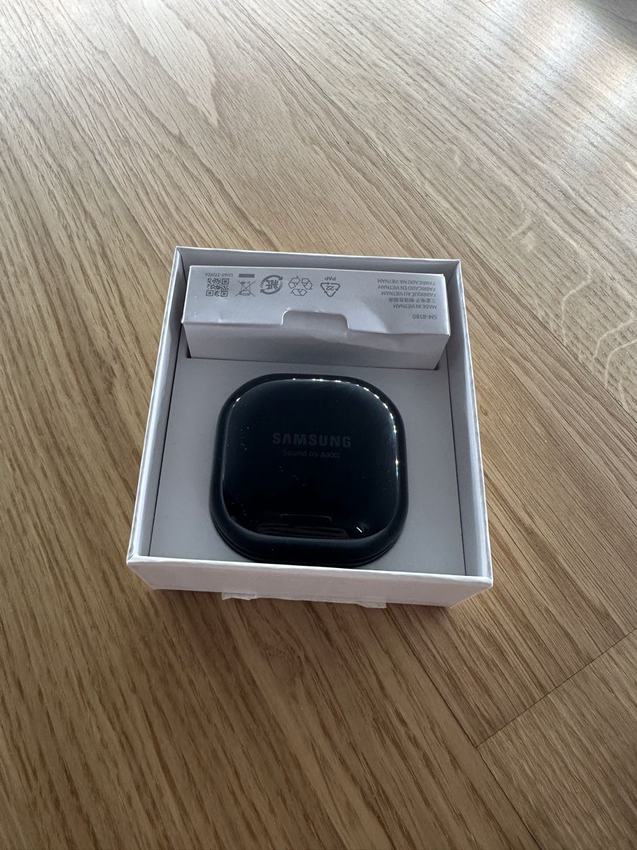 Samsung Galaxy Buds Live – Comme neufs, boîte d’origine (Neuf (Voir ...