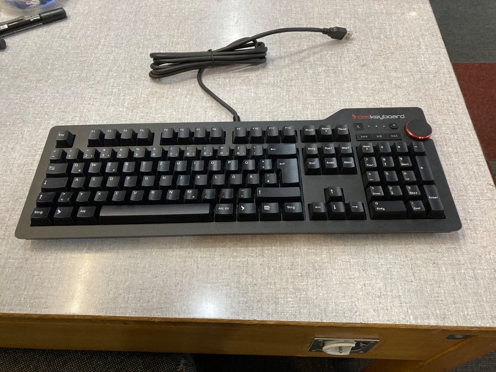 Gaming-Tastatur für PC. Neupreis 279 Fr. Ab 1.-Fr.! (Neu (gemäss ...