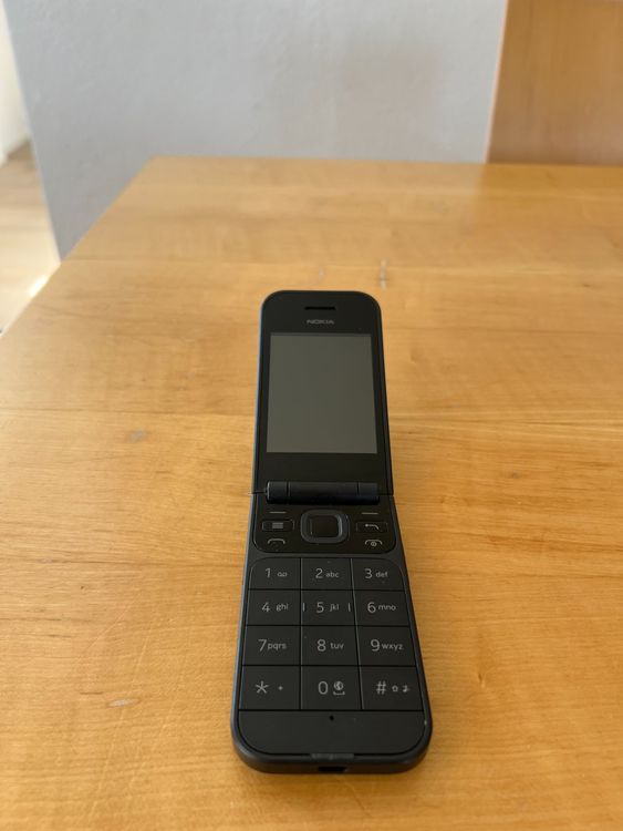 Nokia 2720 Flip (inkl. Ladekabel) | Kaufen auf Ricardo