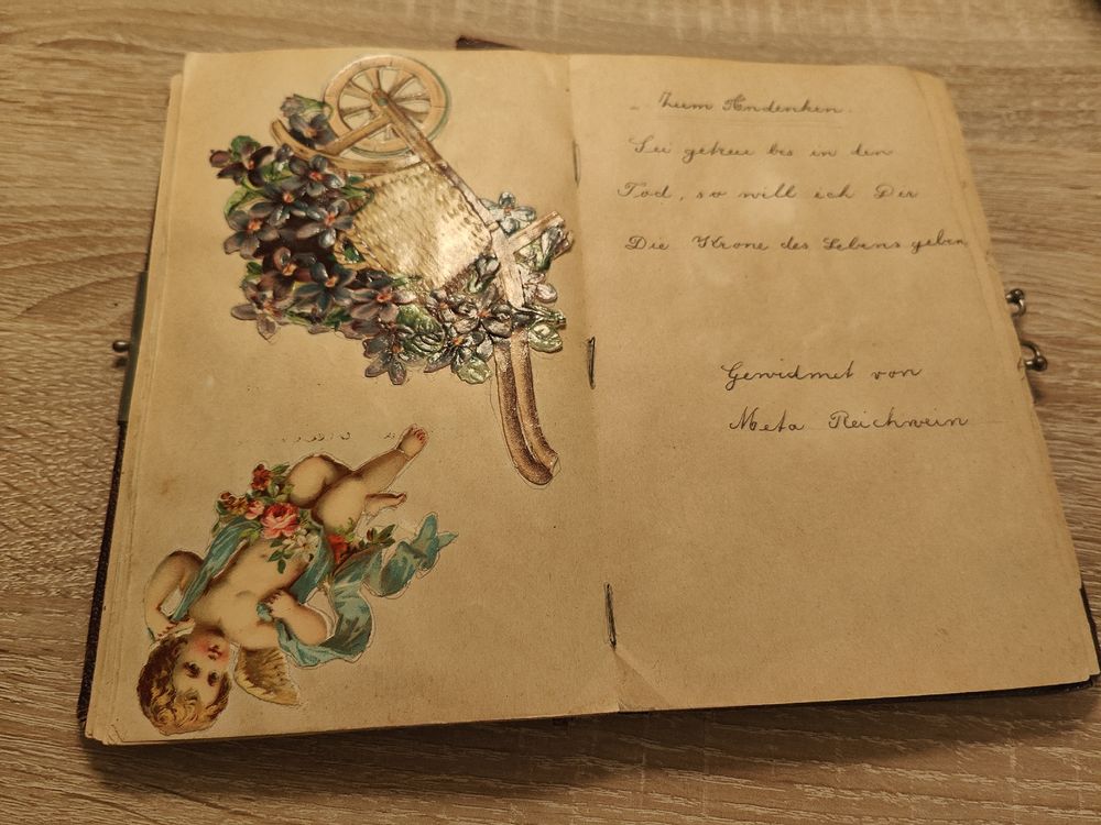 Album souvenir vintage, début XXe s. avec anges, 1910 (Defekt) in Prilly für CHF 8 – mit ...