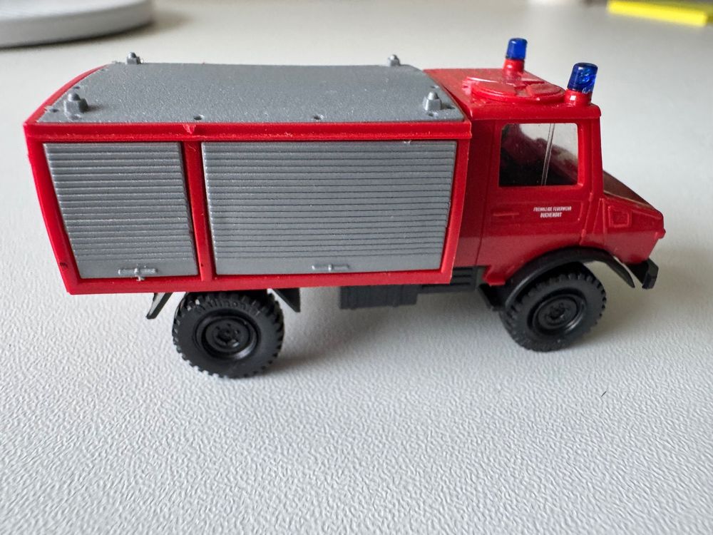 Roco - Unimog Feuerwehrauto, rot, 1:87 (W902) (Gebraucht) in Winterthur ...