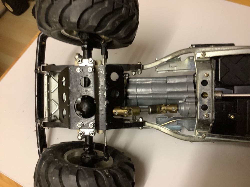 Tamiya Toyota Hilux/Bruiser Chassie (Gebraucht) in oetwil am see für ...