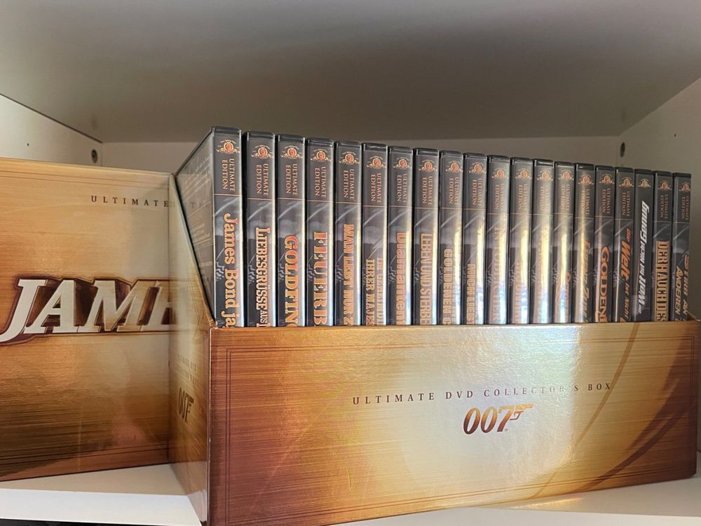 James Bond 007 - Collector's Box-Set 20 Filme (21 DVDs) (Gebraucht) in Männedorf für CHF 50 ...
