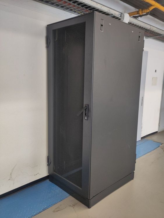 Varistar Server Rack 42U | Kaufen auf Ricardo