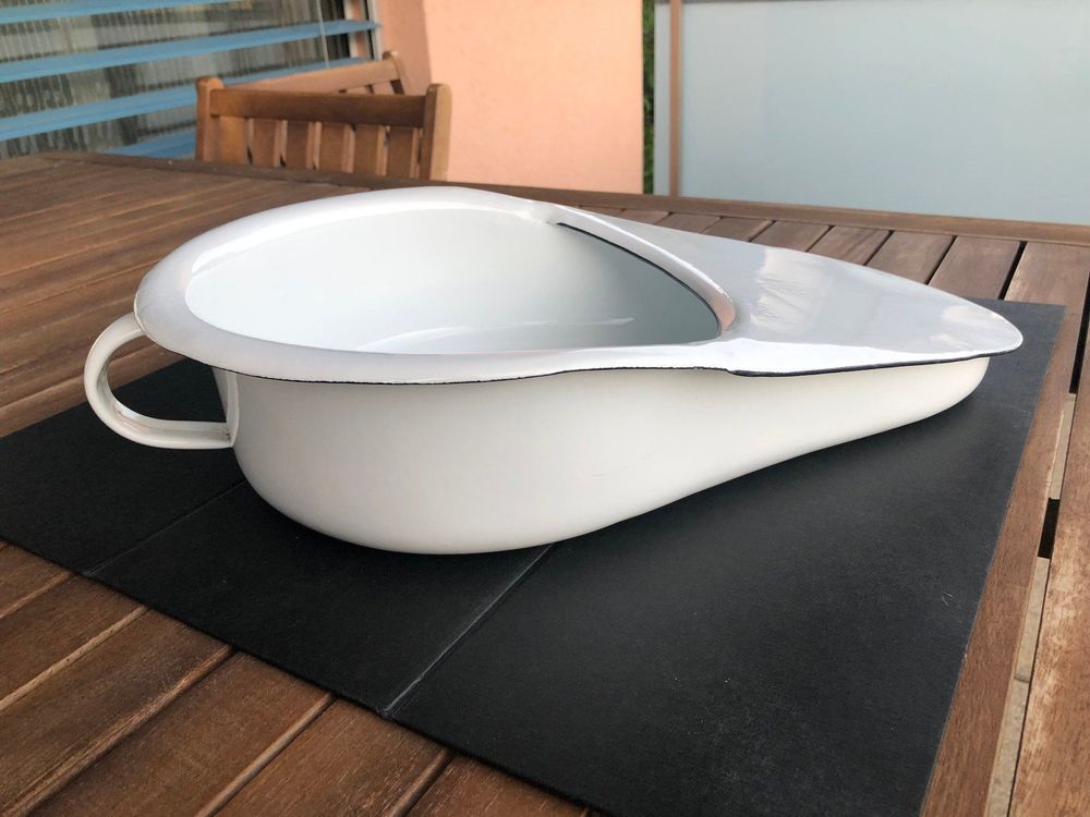 Pot de Chambre Biseauté en émaille. Vintage. (Gebraucht) in Aigle für ...