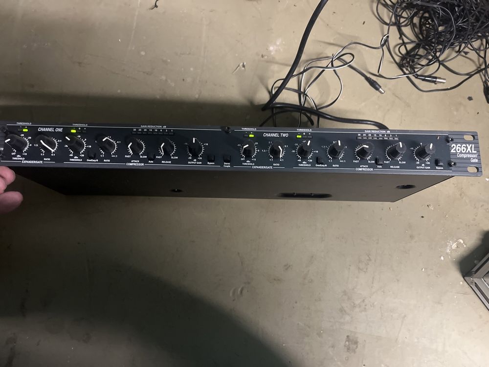DBX 266 XL compressor gate (Defekt) in Onnens FR für CHF 2 – mit ...